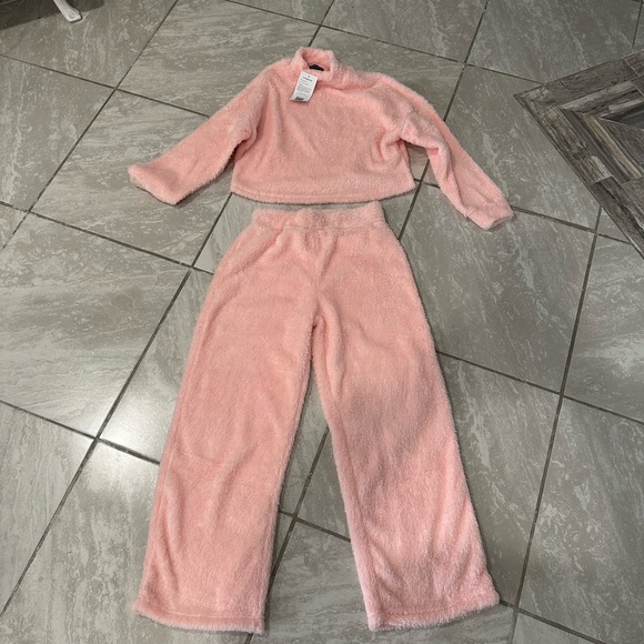 Intimates & Sleepwear | Fuzzy Pink Lounge Set | Poshmark